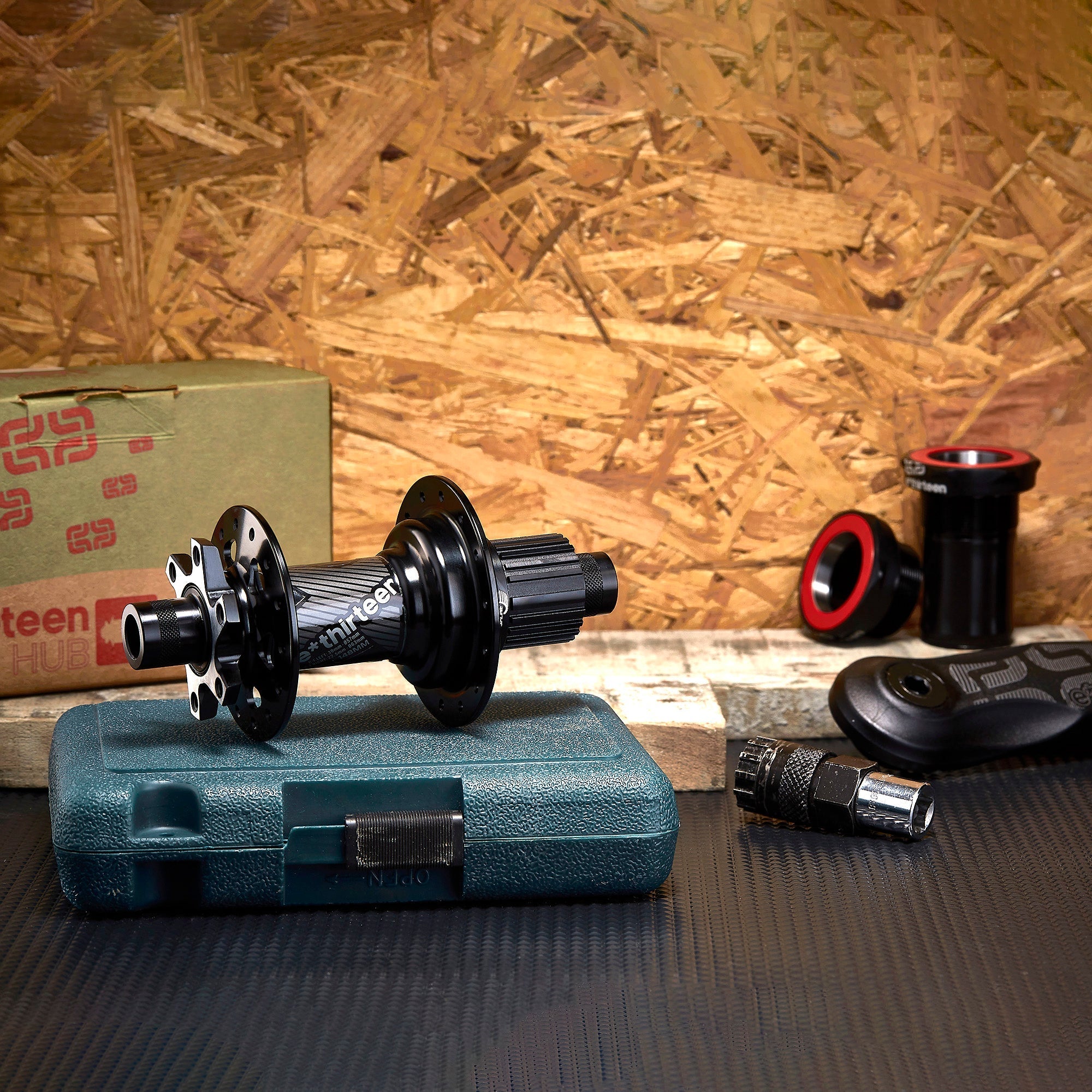 RACE HUBS & RIMS
